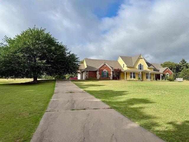 2050 W Camelback Rd, Duncan, OK 73533