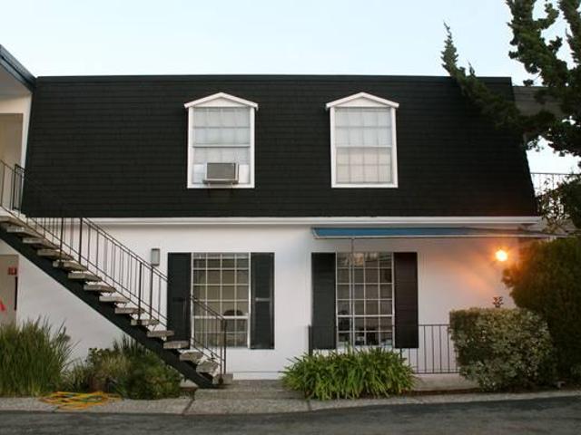 $2050 / 1br 864ft² Rent by owner Large Bright Independent Great location