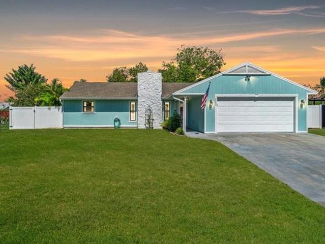 2050 51st Terrace SW, Naples, FL 34116