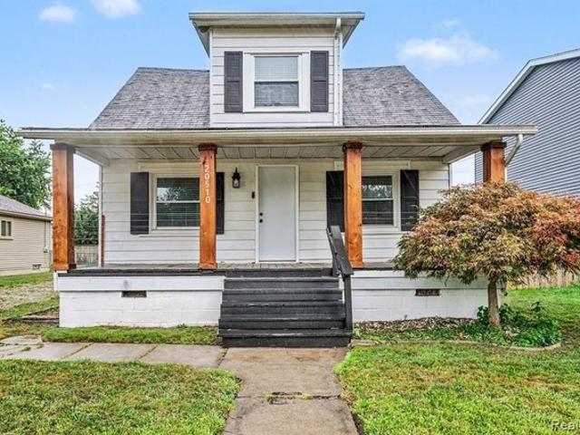 20510 Broadacres St, Clinton Township, MI 48035