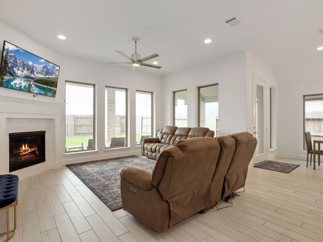20514 Yearling Pasture Ln, Tomball, TX 77377 | MLS #24307 | Compass