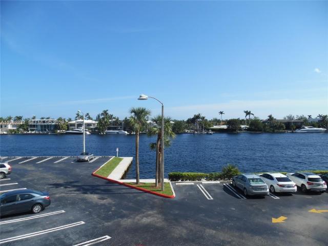 20515 E Country Club Dr, Unit 246, Aventura, FL 33180 | MLS #A11989