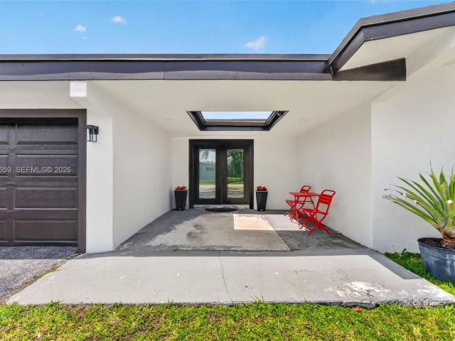 2051 NW 93rd Ln, Sunrise, FL 33322 | MLS #A12000