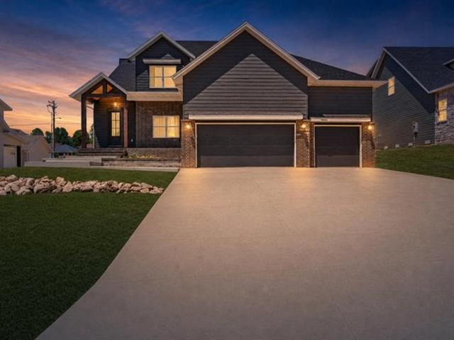2051 E Will St, Republic, MO 65738