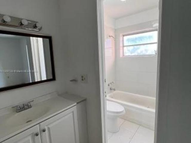 20520 15th Ave NW #221, Miami Gardens, FL 33169