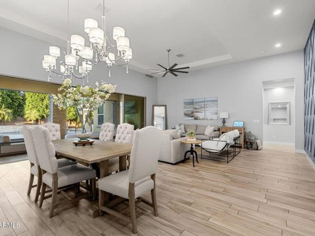 2052 E Crescent Way, Gilbert, AZ 85298