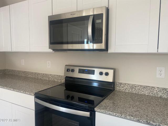 2052 E Velvet Place