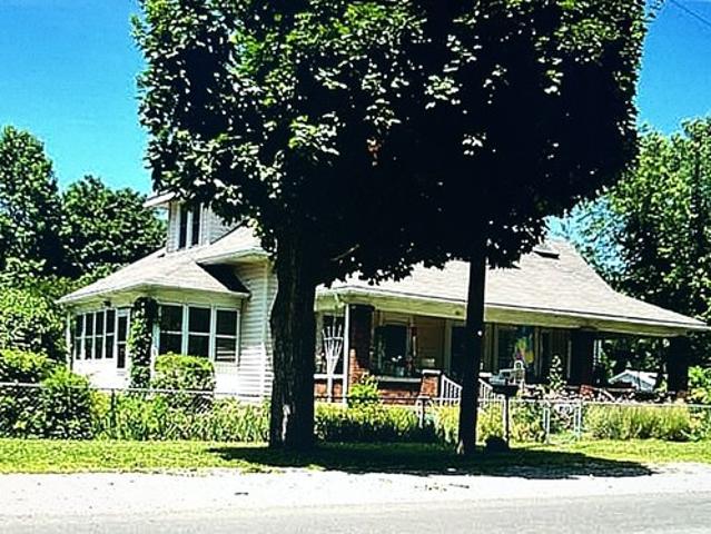 2052 Indiana Ave, Columbus, IN 47201