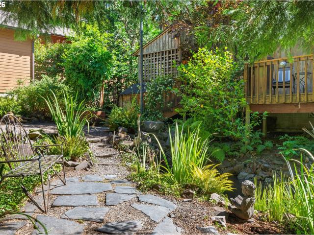 2052 S Shasta LOOP