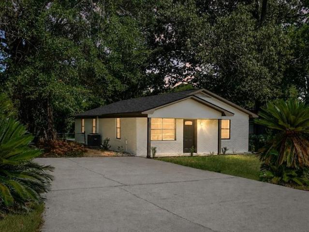 2052 Vestry Dr, Charleston, SC 29414