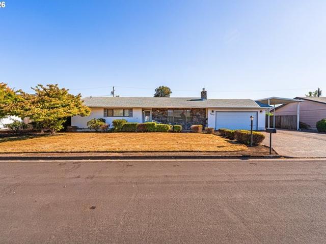 2053 Firth Ave, Springfield, OR 97477