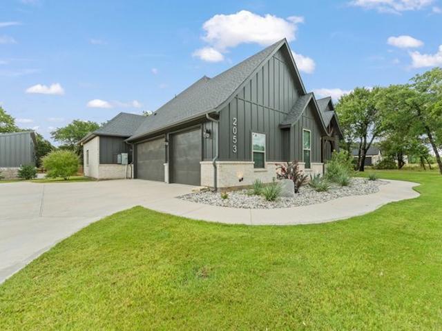 2053 Glenhollow Dr, Weatherford, TX 76088