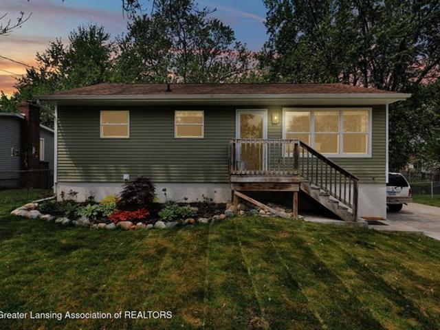 2053 Phillips Ave, Holt, MI 48842