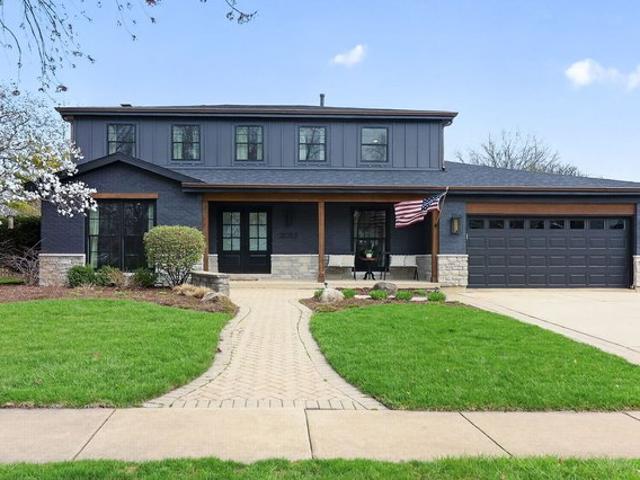 2053 Somerset Ln, Wheaton, IL 60189