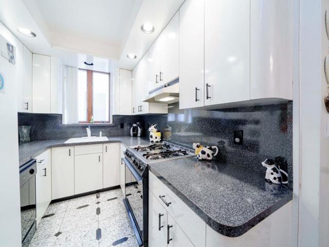 2053 W 13TH Street