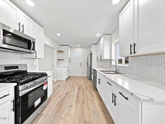 2053 W Hazelwood St, Phoenix, AZ 85015