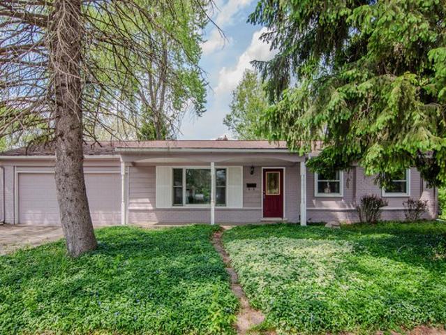 2053 Yorktown Dr, Ann Arbor, MI 48105