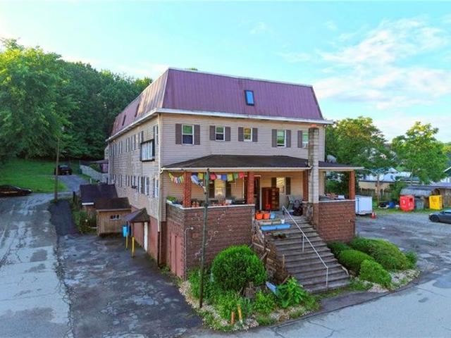 205 3rd Ave, Sutersville, PA 15083