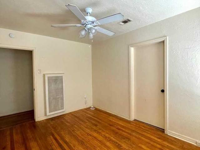 205 207 Tennant 2 Bedroom Apartment for Rent at 205 N Tennant St, Dallas, TX 75208 Sunset