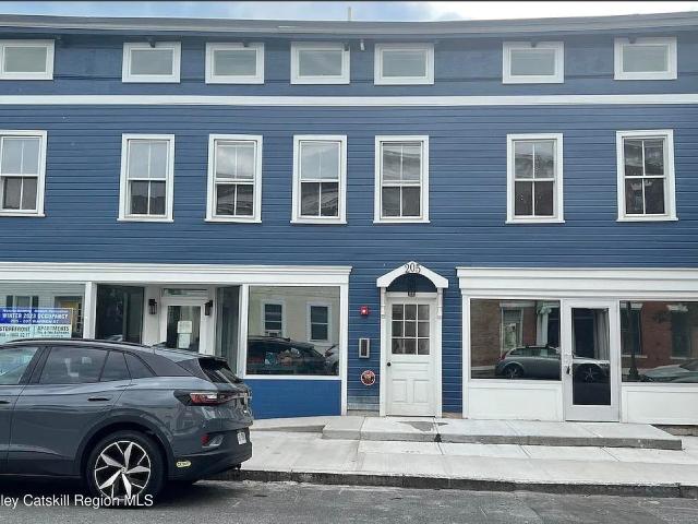 205 207 Warren Street Store