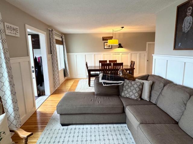 205 2nd Avenue SW