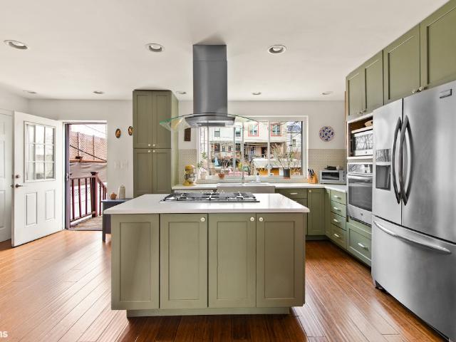205 34TH Street