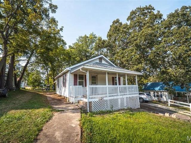 205 9th St, Crocker, MO 65452