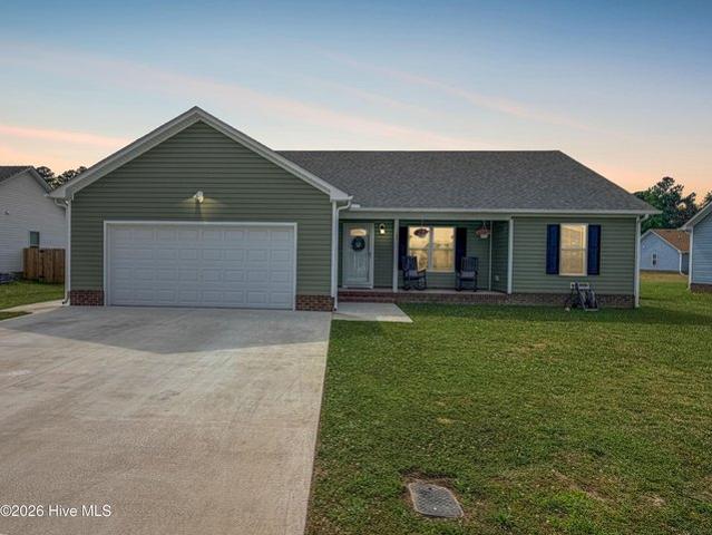 205 Compass Dr, Elizabeth City, NC 27909