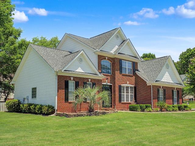205 Coopers Hawk Circle