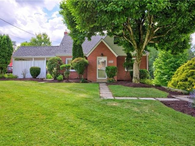 205 Coral Dr, Pittsburgh, PA 15241