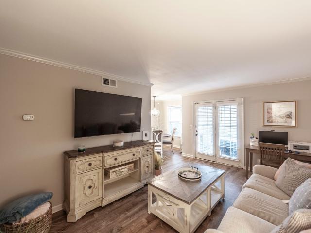 205 Churchill Xing