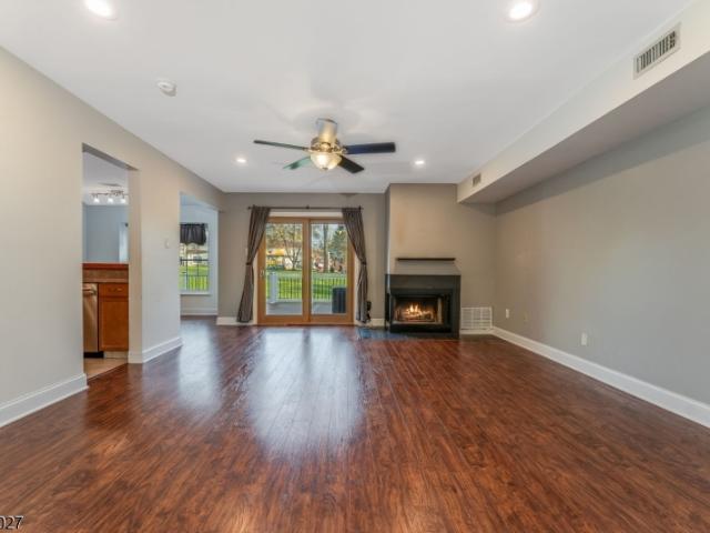 205 Chatsworth Dr
