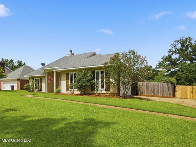 205 Cherry Dr, Brandon, MS 39042