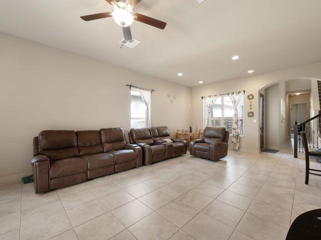 205 Clubhouse Dr # G