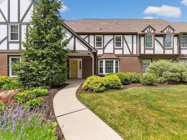 205 Allenberry Cir, Pittsburgh, PA 15234