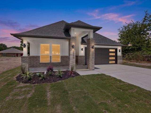 205 Boone St, Edgewood, TX 75117