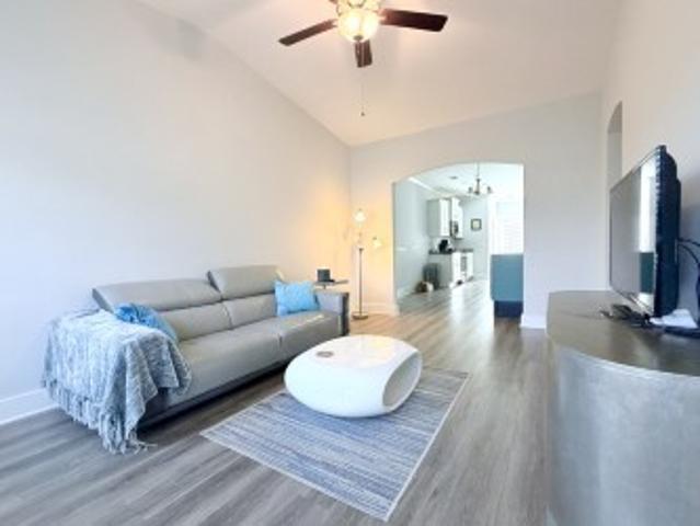 205 Bancroft Ml