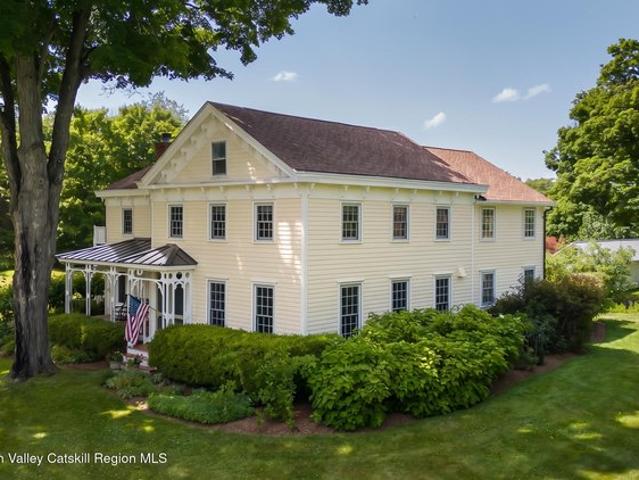 205 Bells Pond Rd, Hudson, NY 12534