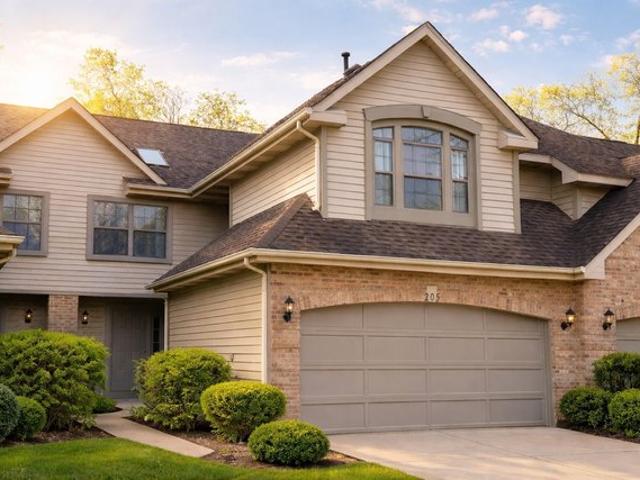 205 Benton Ln, Bloomingdale, IL 60108