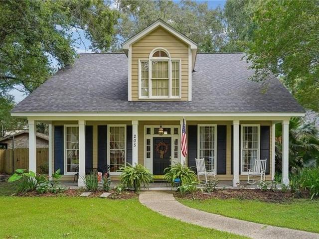 205 Branch Ln, Mandeville, LA 70448