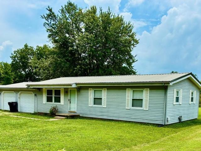 205 Brooks Dr, Norris City, IL 62869