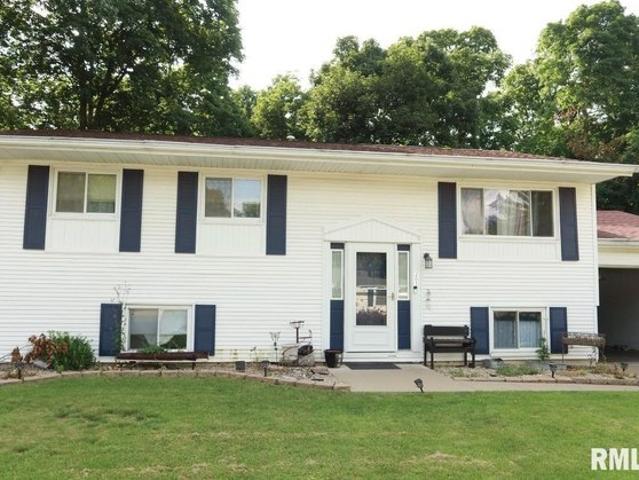 205 Gem St, East Peoria, IL 61611