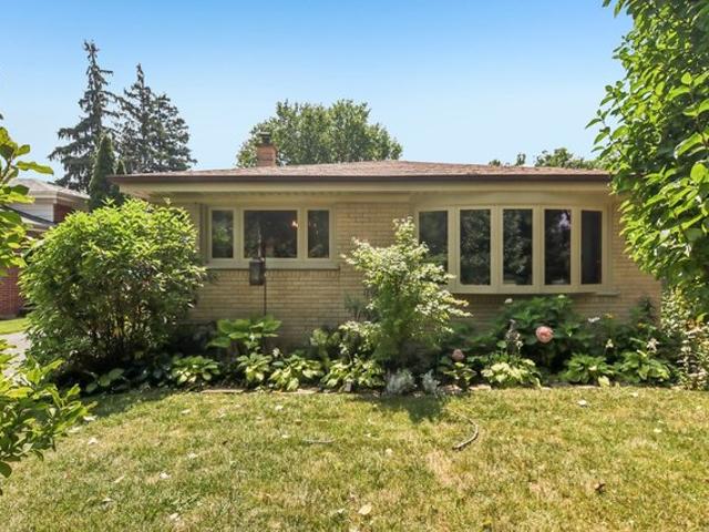 205 Glenview Rd, Glenview, IL 60025