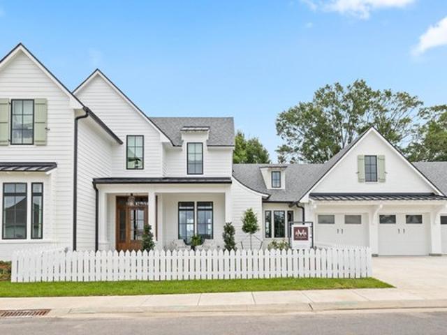 205 Grand Oak Dr, Broussard, LA 70518