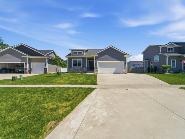 205 Deer Haven St, Polk City, IA 50226