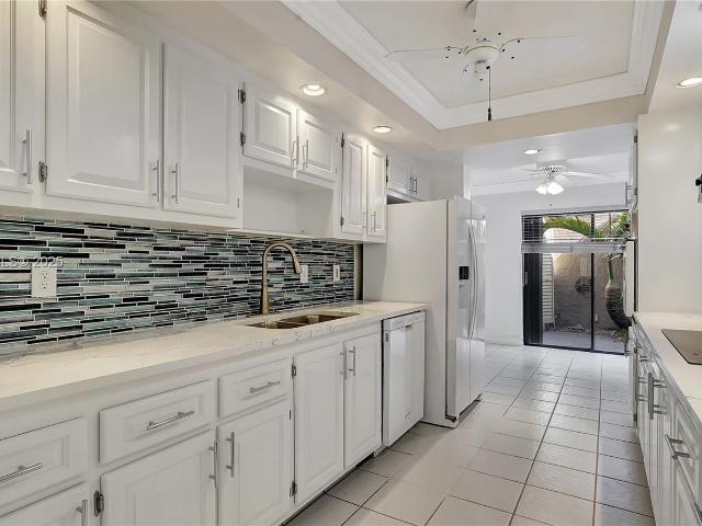 205 Dunwoody Ln, Unit 1785, Hollywood, FL 33021 | MLS #A11935 | Compass