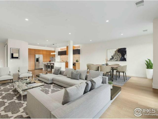 205 E 6th St APT 301, Loveland, CO
