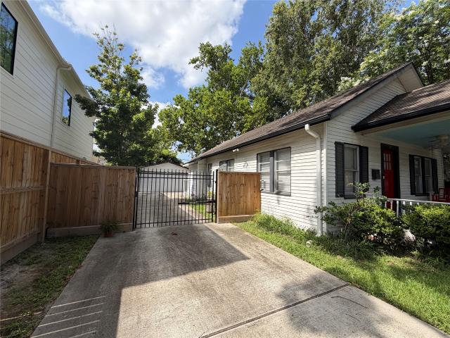 205 E 24th Street