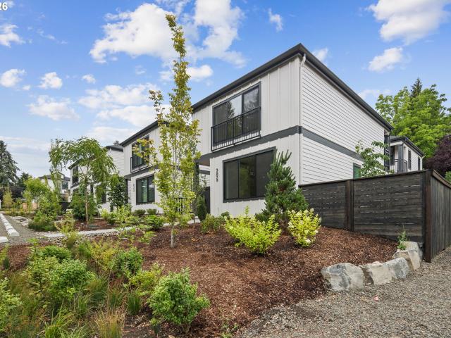 205 e ave