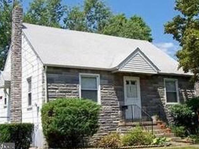 205 E Evesham Ave, Magnolia, NJ 08049